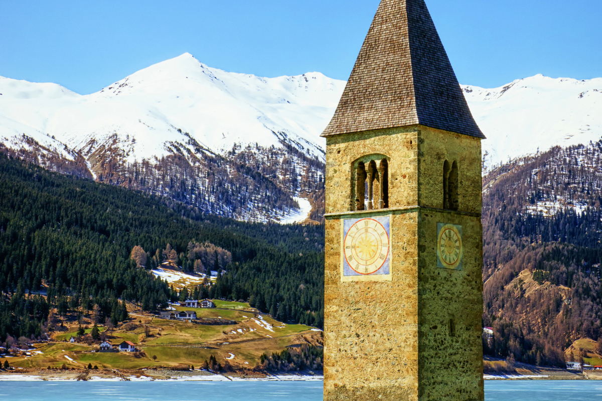 Reschensee im Vinschgau in Südtirol, Italien ©fottoo - stock.adobe.com